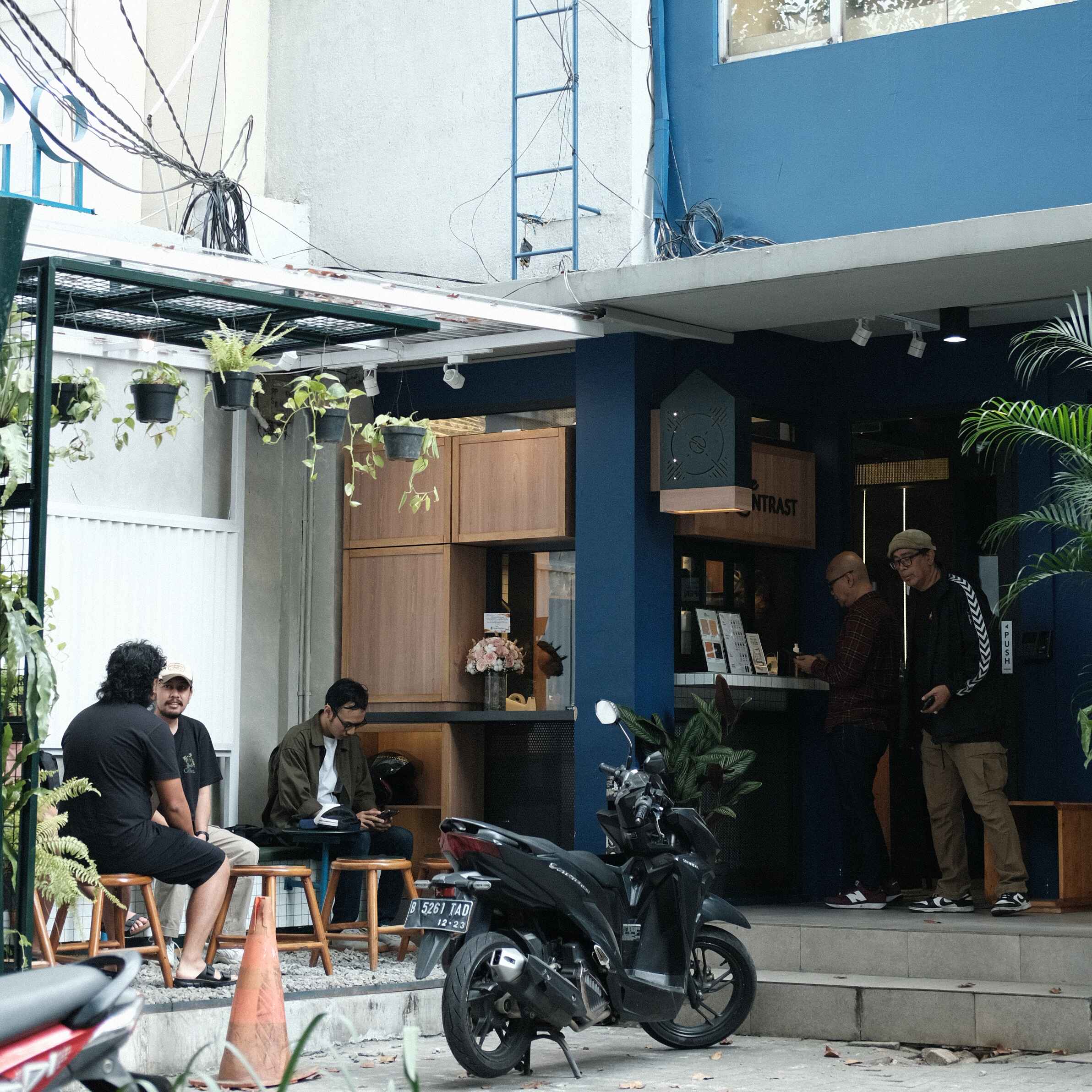 Kemang - Little Contrast